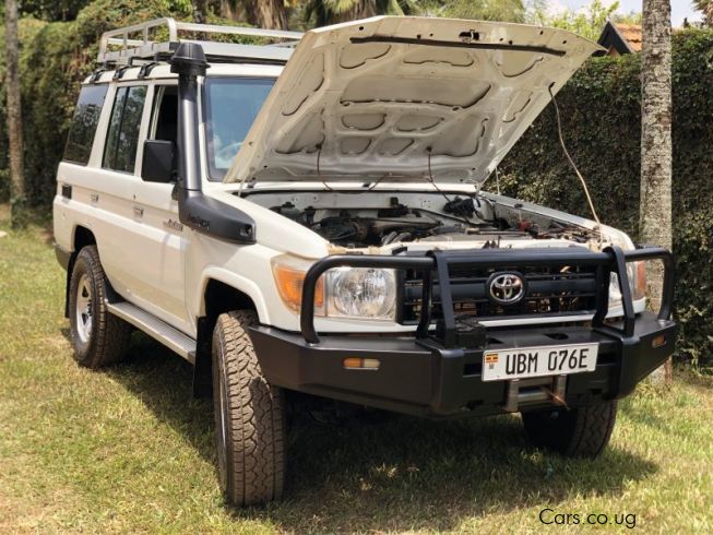 Used Toyota land cruiser hard top | 2012 land cruiser hard top for sale ...