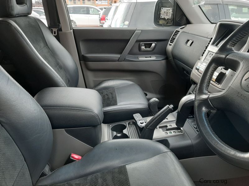 Used Mitsubishi Pjero | 2005 Pjero for sale | Kampala Mitsubishi Pjero ...