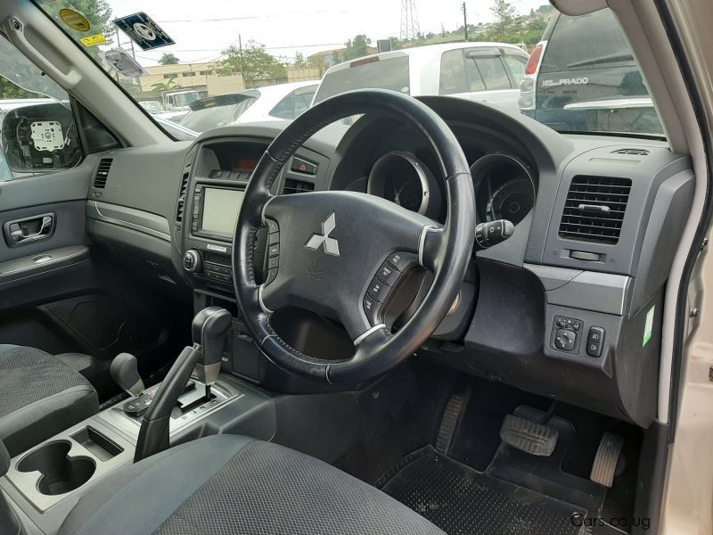 Used Mitsubishi Pjero | 2006 Pjero for sale | Kampala Mitsubishi Pjero ...